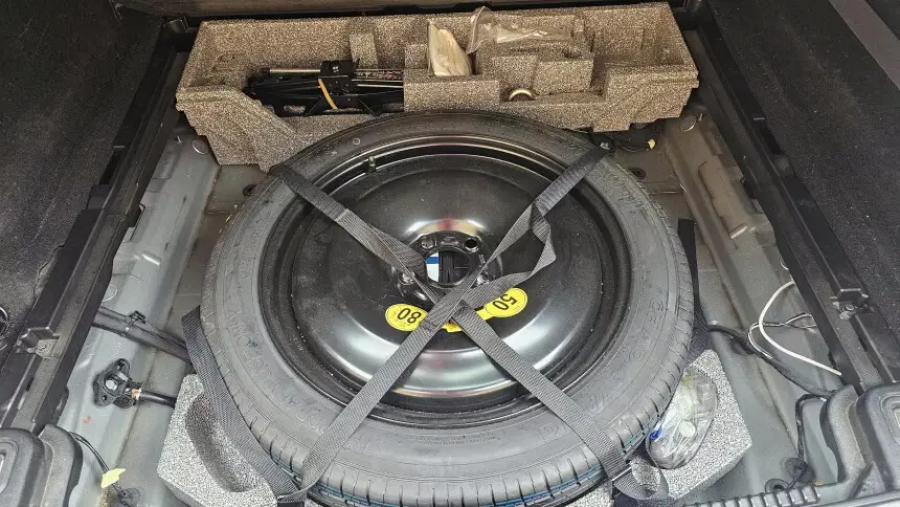 Pelēks Volvo XC60 2018 Rīga, ar dzinēja tilpumu 2.00 L un nobraukumu 257 tūkst. km par 19950 €, foto 30 vietnē AUTOMOTO.COM.LV