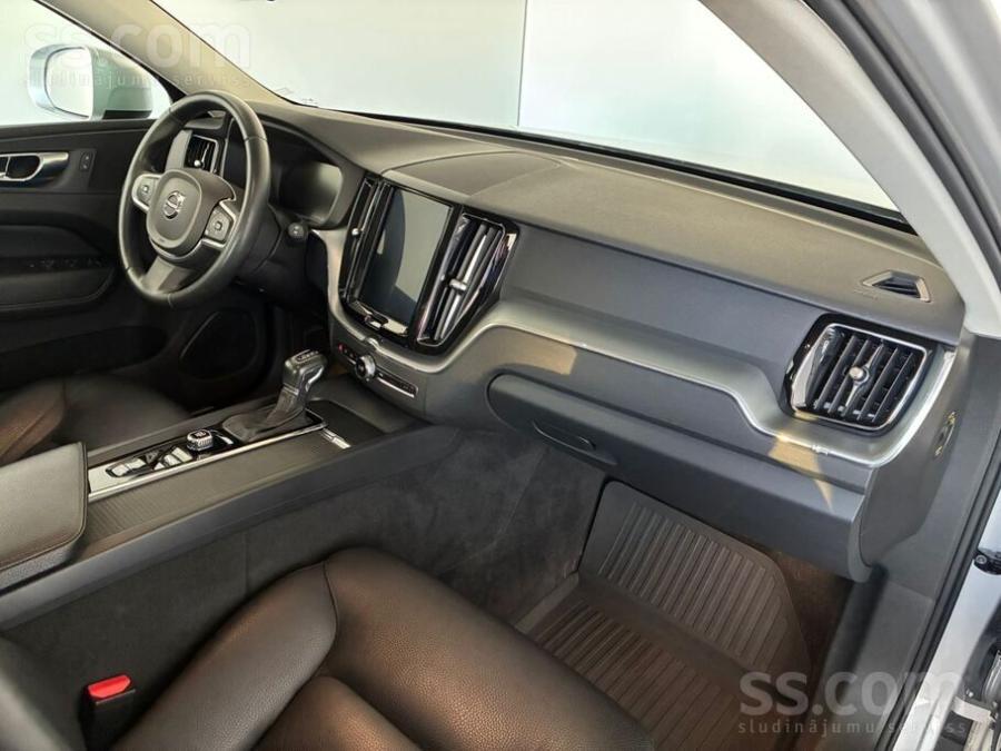 Pelēks Volvo XC60 2018 Rīga, ar dzinēja tilpumu 2.00 L un nobraukumu 196 tūkst. km par 19990 €, foto 16 vietnē AUTOMOTO.COM.LV