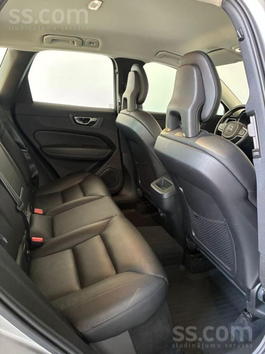 Pelēks Volvo XC60 2018 Rīga, ar dzinēja tilpumu 2.00 L un nobraukumu 196 tūkst. km par 19990 €, foto 18 vietnē AUTOMOTO.COM.LV