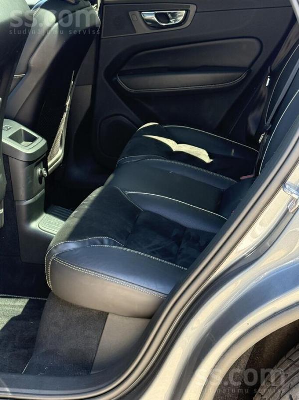 Pelēks Volvo XC60 2018 Rīga, ar dzinēja tilpumu 2.00 L un nobraukumu 0 tūkst. km par 25800 €, foto 6 vietnē AUTOMOTO.COM.LV