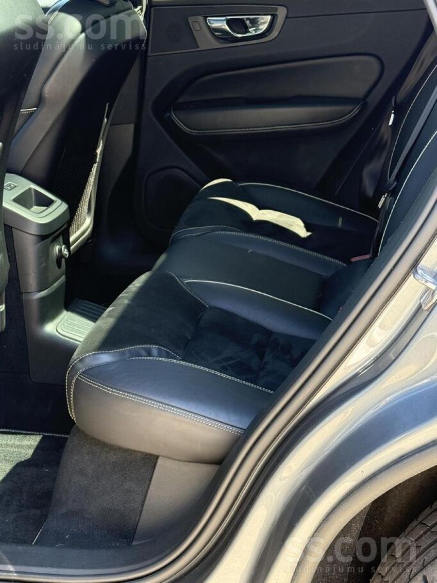 Grey Volvo XC60 2018 in Riga, with an engine capacity of 2.00 L and mileage of 0 thousand km for 25800 €, photo 7 on AUTOMOTO.COM.LV