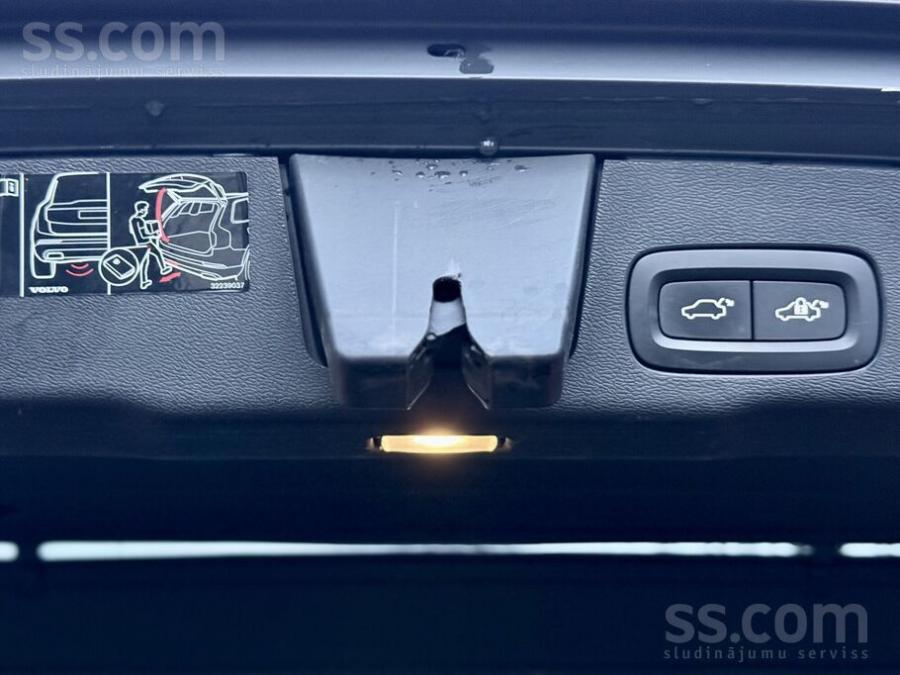 Grey Volvo XC60 2018 in Riga, with an engine capacity of 2.00 L and mileage of 0 thousand km for 25800 €, photo 23 on AUTOMOTO.COM.LV