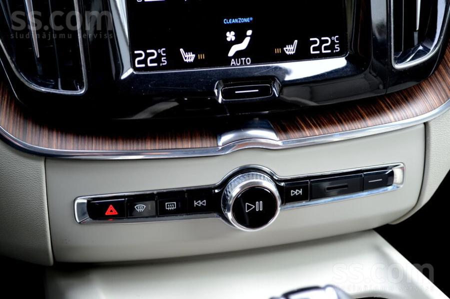 Grey Volvo XC60 2018 in Tukums, with an engine capacity of 2.00 L and mileage of 263 thousand km for 22990 €, photo 20 on AUTOMOTO.COM.LV