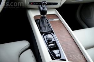 Grey Volvo XC60 2018 in Tukums, with an engine capacity of 2.00 L and mileage of 263 thousand km for 22990 €, photo 21 on AUTOMOTO.COM.LV