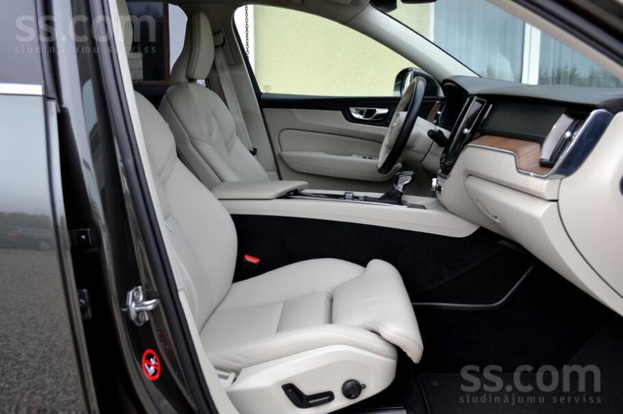 Grey Volvo XC60 2018 in Tukums, with an engine capacity of 2.00 L and mileage of 263 thousand km for 22990 €, photo 29 on AUTOMOTO.COM.LV
