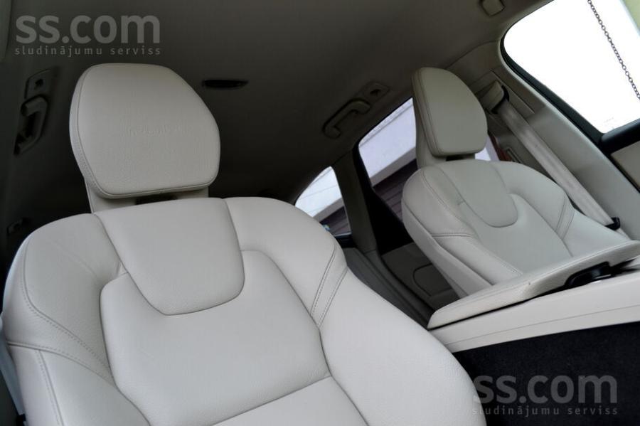 Grey Volvo XC60 2018 in Tukums, with an engine capacity of 2.00 L and mileage of 263 thousand km for 22990 €, photo 31 on AUTOMOTO.COM.LV