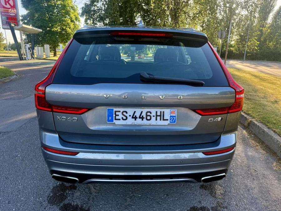 Grey Volvo XC60 2018 in Taurage, with an engine capacity of 1.97 L and mileage of 246 thousand km for 17900 €, photo 8 on AUTOMOTO.COM.LV