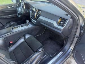 Grey Volvo XC60 2018 in Taurage, with an engine capacity of 1.97 L and mileage of 246 thousand km for 17900 €, photo 12 on AUTOMOTO.COM.LV