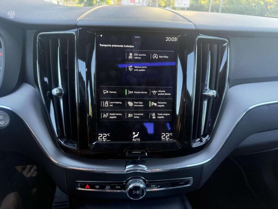 Grey Volvo XC60 2018 in Taurage, with an engine capacity of 1.97 L and mileage of 246 thousand km for 17900 €, photo 19 on AUTOMOTO.COM.LV