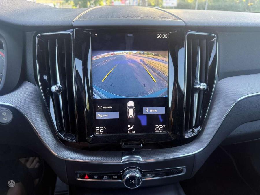 Grey Volvo XC60 2018 in Taurage, with an engine capacity of 1.97 L and mileage of 246 thousand km for 17900 €, photo 20 on AUTOMOTO.COM.LV