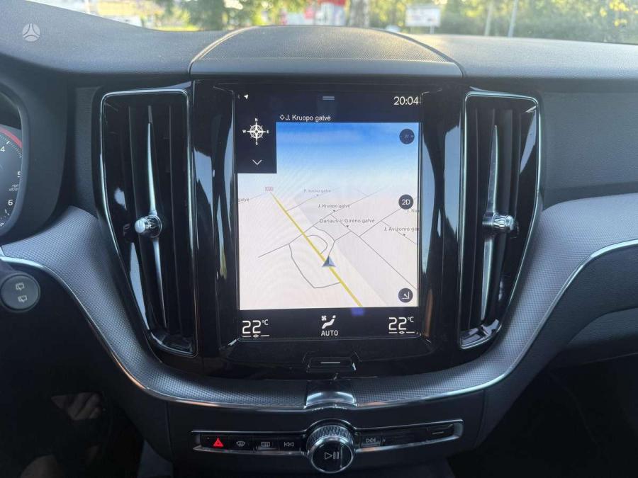 Grey Volvo XC60 2018 in Taurage, with an engine capacity of 1.97 L and mileage of 246 thousand km for 17900 €, photo 21 on AUTOMOTO.COM.LV