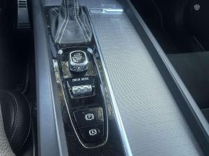 Grey Volvo XC60 2018 in Taurage, with an engine capacity of 1.97 L and mileage of 246 thousand km for 17900 €, photo 22 on AUTOMOTO.COM.LV