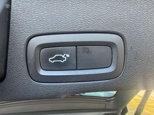 Grey Volvo XC60 2018 in Taurage, with an engine capacity of 1.97 L and mileage of 246 thousand km for 17900 €, photo 24 on AUTOMOTO.COM.LV