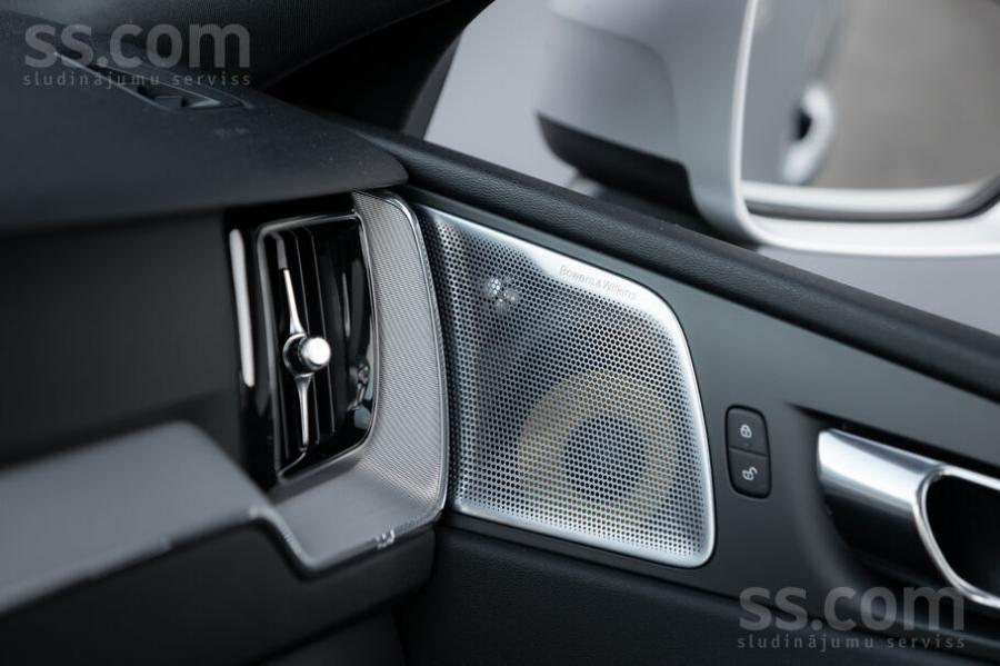 Pelēks Volvo XC60 2018 Jelgava, ar dzinēja tilpumu 2.00 L un nobraukumu 208 tūkst. km par 25000 €, foto 21 vietnē AUTOMOTO.COM.LV