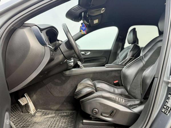 Pelēks Volvo XC60 2018 Vilkaviškis, ar dzinēja tilpumu 1.97 L un nobraukumu 260 tūkst. km par 19000 €, foto 9 vietnē AUTOMOTO.COM.LV
