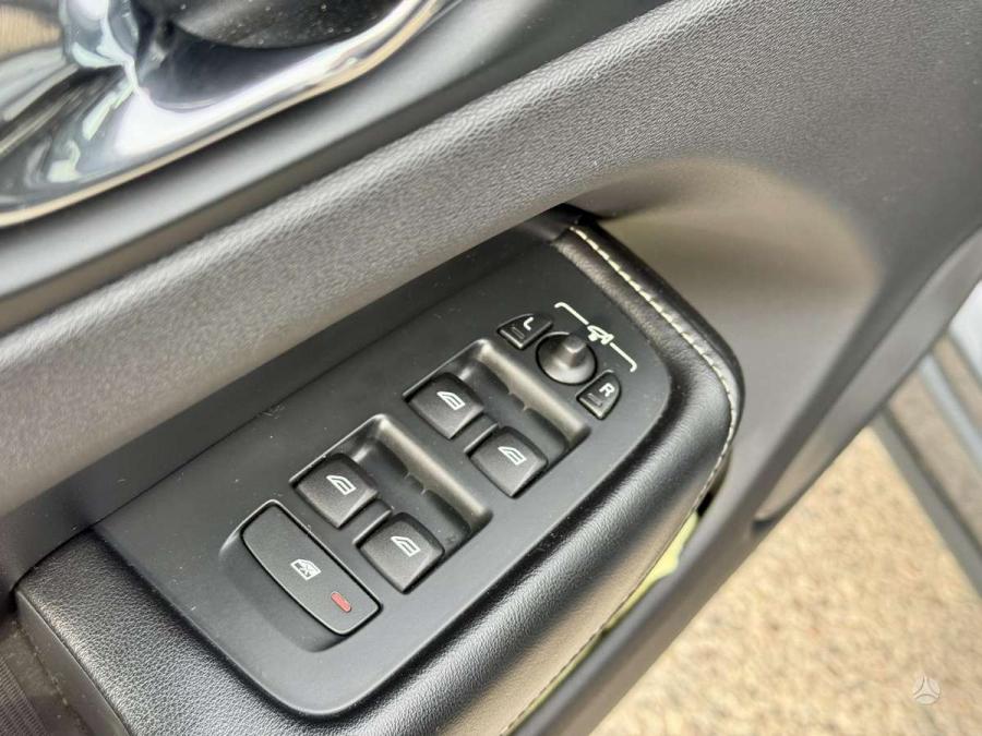 Pelēks Volvo XC60 2018 Vilkaviškis, ar dzinēja tilpumu 1.97 L un nobraukumu 260 tūkst. km par 19000 €, foto 18 vietnē AUTOMOTO.COM.LV