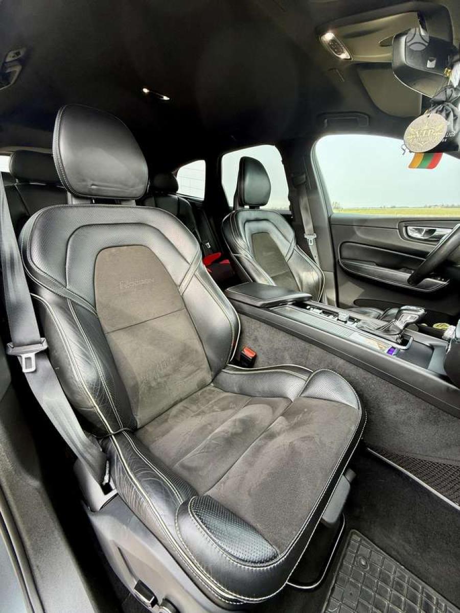 Pelēks Volvo XC60 2018 Vilkaviškis, ar dzinēja tilpumu 1.97 L un nobraukumu 260 tūkst. km par 19000 €, foto 20 vietnē AUTOMOTO.COM.LV