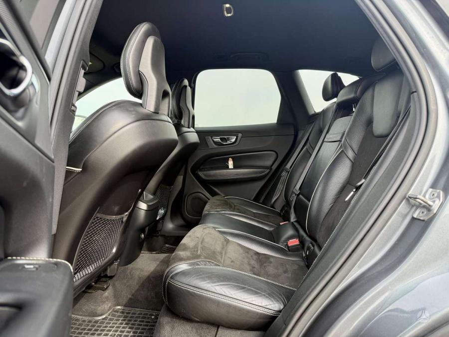 Pelēks Volvo XC60 2018 Vilkaviškis, ar dzinēja tilpumu 1.97 L un nobraukumu 260 tūkst. km par 19000 €, foto 22 vietnē AUTOMOTO.COM.LV