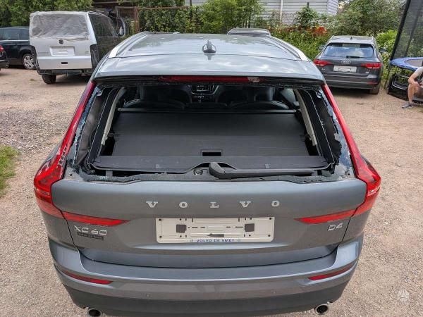 Pelēks Volvo XC60 2018 Utena, ar dzinēja tilpumu 1.98 L un nobraukumu 186 tūkst. km par 14950 €, foto 7 vietnē AUTOMOTO.COM.LV