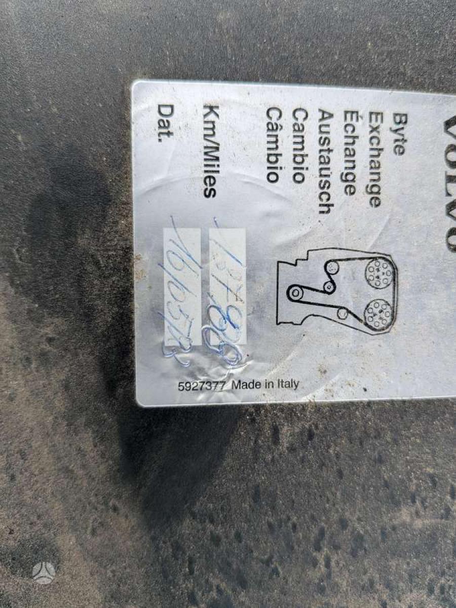 Серый Вольво ХС60 2018 в Утена, объемом двигателя 1.98 л и пробегом 186 тыс. км за 14950 €, фото 33 на AUTOMOTO.COM.LV