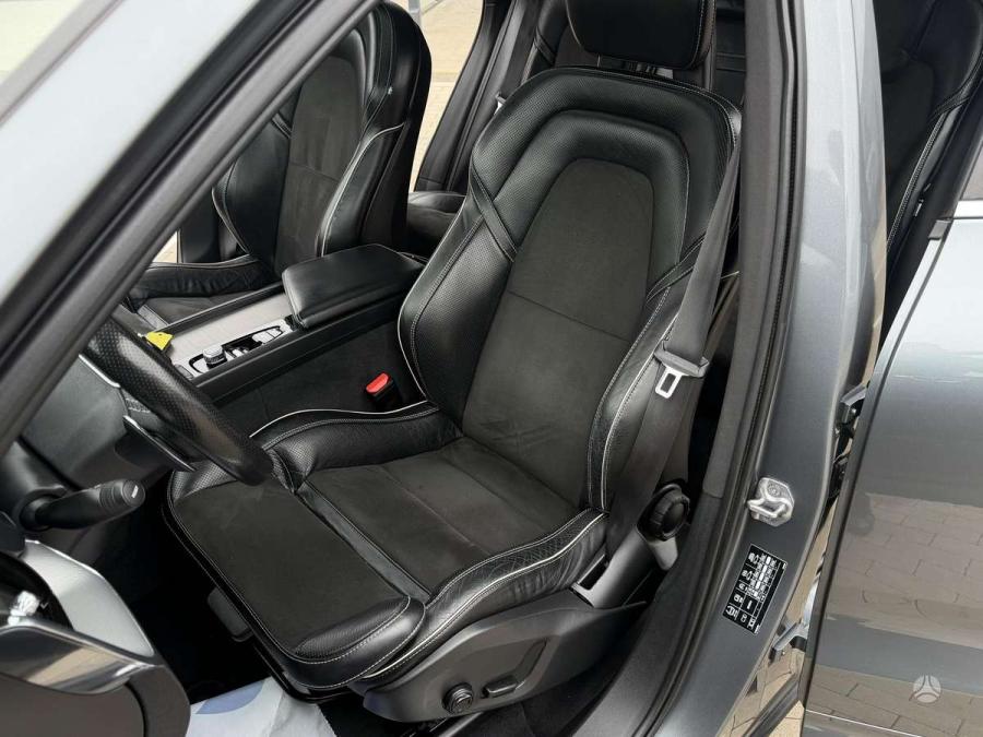 Grey Volvo XC60 2018 in Jonava, with an engine capacity of 1.97 L and mileage of 280 thousand km for 19850 €, photo 21 on AUTOMOTO.COM.LV