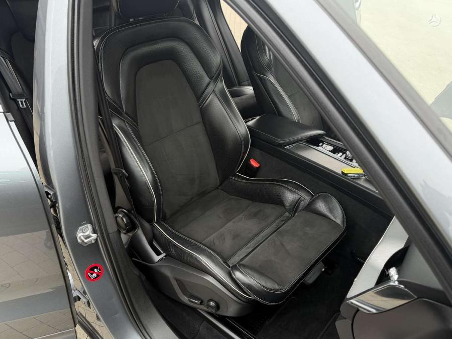 Grey Volvo XC60 2018 in Jonava, with an engine capacity of 1.97 L and mileage of 280 thousand km for 19850 €, photo 22 on AUTOMOTO.COM.LV