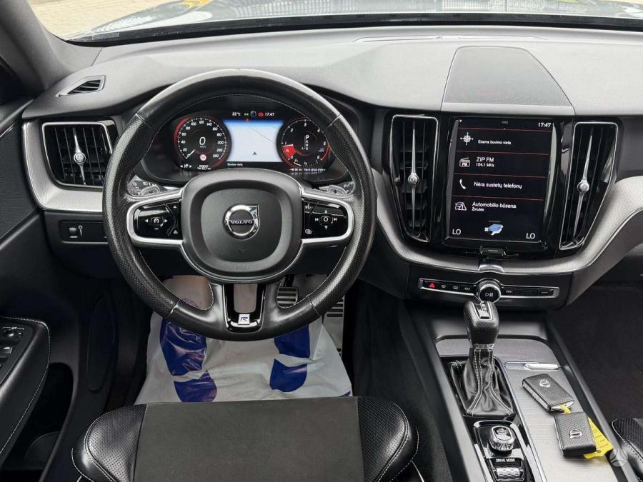 Grey Volvo XC60 2018 in Jonava, with an engine capacity of 1.97 L and mileage of 280 thousand km for 19850 €, photo 24 on AUTOMOTO.COM.LV