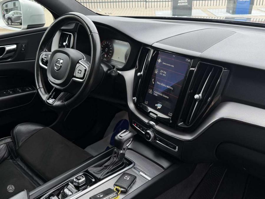 Grey Volvo XC60 2018 in Jonava, with an engine capacity of 1.97 L and mileage of 280 thousand km for 19850 €, photo 25 on AUTOMOTO.COM.LV