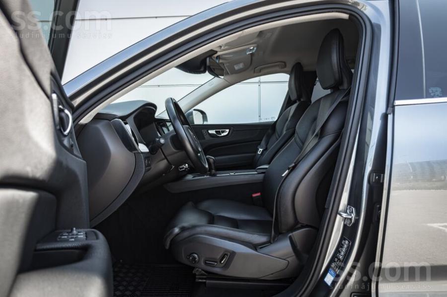 Grey Volvo XC60 2018 in Riga, with an engine capacity of 2.00 L and mileage of 260 thousand km for 17950 €, photo 11 on AUTOMOTO.COM.LV