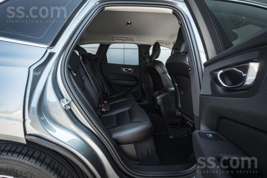 Grey Volvo XC60 2018 in Riga, with an engine capacity of 2.00 L and mileage of 260 thousand km for 17950 €, photo 14 on AUTOMOTO.COM.LV