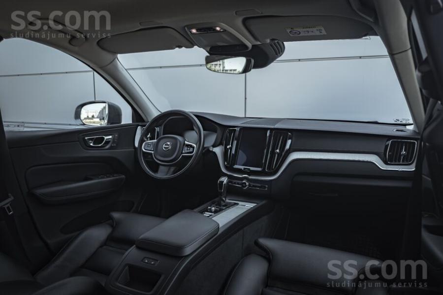 Grey Volvo XC60 2018 in Riga, with an engine capacity of 2.00 L and mileage of 260 thousand km for 17950 €, photo 16 on AUTOMOTO.COM.LV