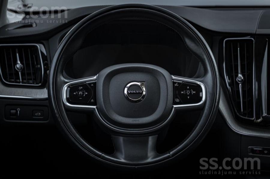 Grey Volvo XC60 2018 in Riga, with an engine capacity of 2.00 L and mileage of 260 thousand km for 17950 €, photo 18 on AUTOMOTO.COM.LV