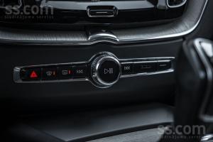 Grey Volvo XC60 2018 in Riga, with an engine capacity of 2.00 L and mileage of 260 thousand km for 17950 €, photo 21 on AUTOMOTO.COM.LV