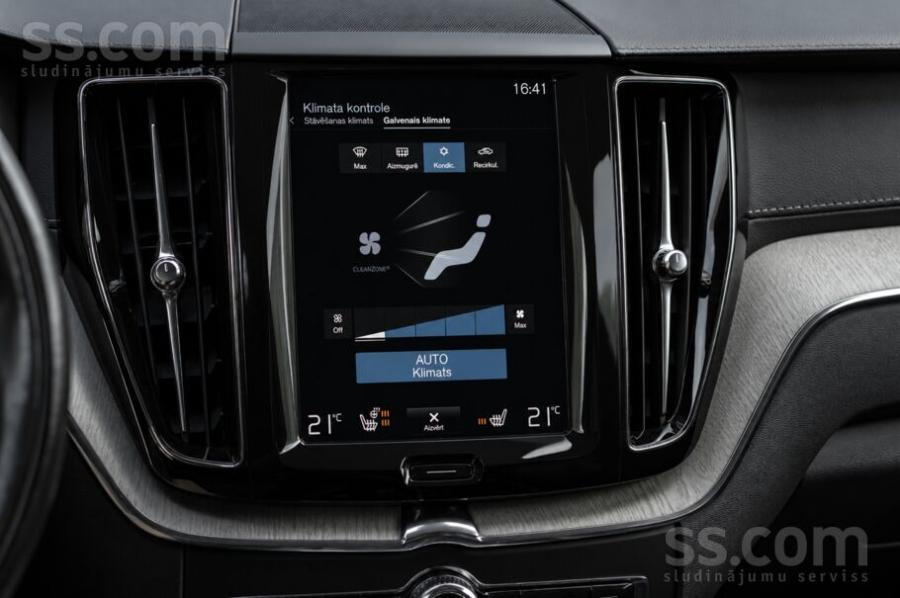 Grey Volvo XC60 2018 in Riga, with an engine capacity of 2.00 L and mileage of 260 thousand km for 17950 €, photo 22 on AUTOMOTO.COM.LV