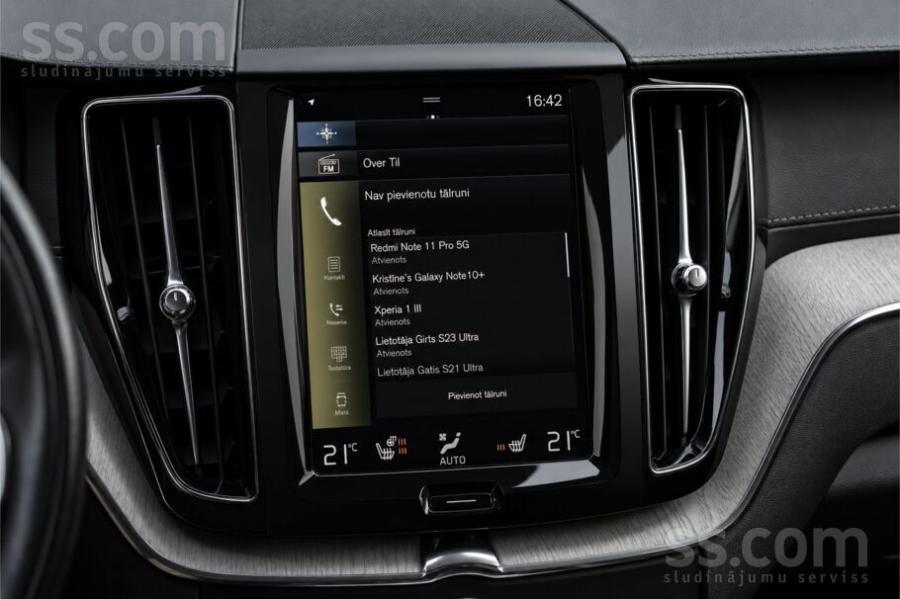 Grey Volvo XC60 2018 in Riga, with an engine capacity of 2.00 L and mileage of 260 thousand km for 17950 €, photo 25 on AUTOMOTO.COM.LV