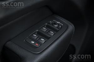Grey Volvo XC60 2018 in Riga, with an engine capacity of 2.00 L and mileage of 260 thousand km for 17950 €, photo 29 on AUTOMOTO.COM.LV