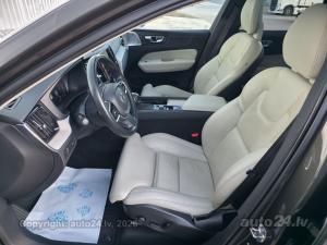 Grey Volvo XC60 2018 in Tallinn, with an engine capacity of 2.00 L and mileage of 106 thousand km for 26900 €, photo 10 on AUTOMOTO.COM.LV