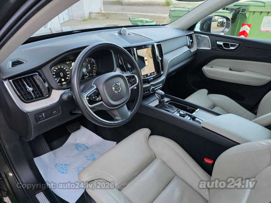 Grey Volvo XC60 2018 in Tallinn, with an engine capacity of 2.00 L and mileage of 106 thousand km for 26900 €, photo 11 on AUTOMOTO.COM.LV