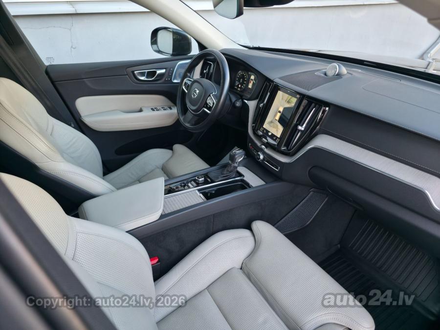 Grey Volvo XC60 2018 in Tallinn, with an engine capacity of 2.00 L and mileage of 106 thousand km for 26900 €, photo 13 on AUTOMOTO.COM.LV