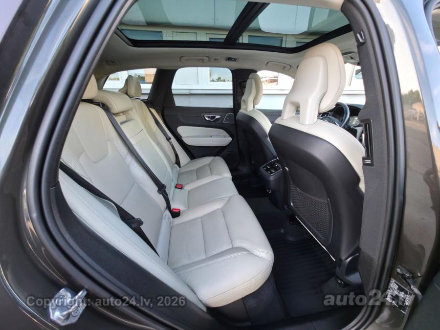 Grey Volvo XC60 2018 in Tallinn, with an engine capacity of 2.00 L and mileage of 106 thousand km for 26900 €, photo 14 on AUTOMOTO.COM.LV