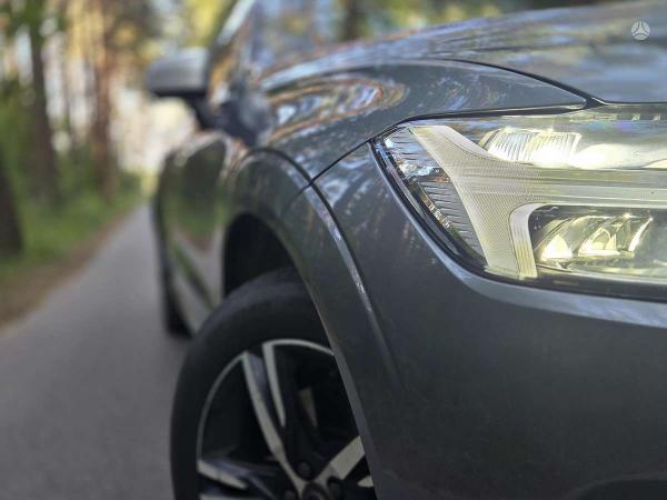 Pelēks Volvo XC60 2018 Viļņa, ar dzinēja tilpumu 1.97 L un nobraukumu 217 tūkst. km par 20999 €, foto 9 vietnē AUTOMOTO.COM.LV