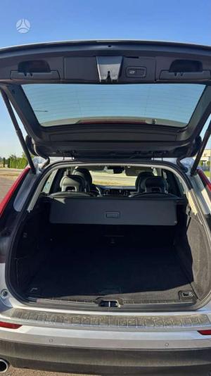 Grey Volvo XC60 2018 in Kaunas, with an engine capacity of 2.00 L and mileage of 279 thousand km for 16200 €, photo 7 on AUTOMOTO.COM.LV