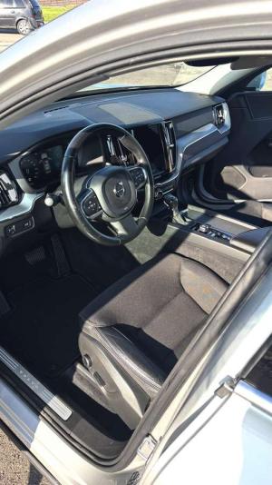 Grey Volvo XC60 2018 in Kaunas, with an engine capacity of 2.00 L and mileage of 279 thousand km for 16200 €, photo 10 on AUTOMOTO.COM.LV