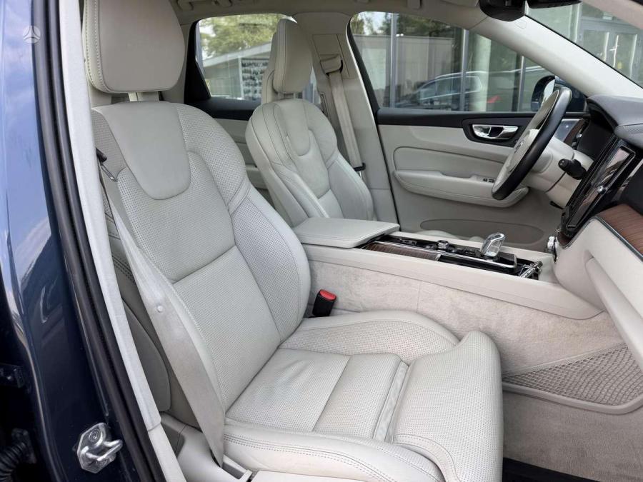 Pelēks Volvo XC60 2018 Kauņa, ar dzinēja tilpumu 1.97 L un nobraukumu 229 tūkst. km par 20900 €, foto 16 vietnē AUTOMOTO.COM.LV