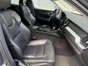 Pelēks Volvo XC60 2018 Šauļi, ar dzinēja tilpumu 1.97 L un nobraukumu 300 tūkst. km par 14900 €, foto 11 vietnē AUTOMOTO.COM.LV
