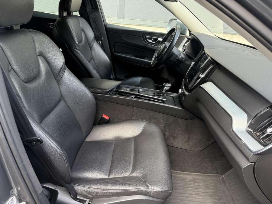 Pelēks Volvo XC60 2018 Šauļi, ar dzinēja tilpumu 1.97 L un nobraukumu 300 tūkst. km par 14900 €, foto 11 vietnē AUTOMOTO.COM.LV