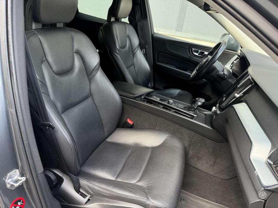 Pelēks Volvo XC60 2018 Šauļi, ar dzinēja tilpumu 1.97 L un nobraukumu 300 tūkst. km par 14900 €, foto 12 vietnē AUTOMOTO.COM.LV
