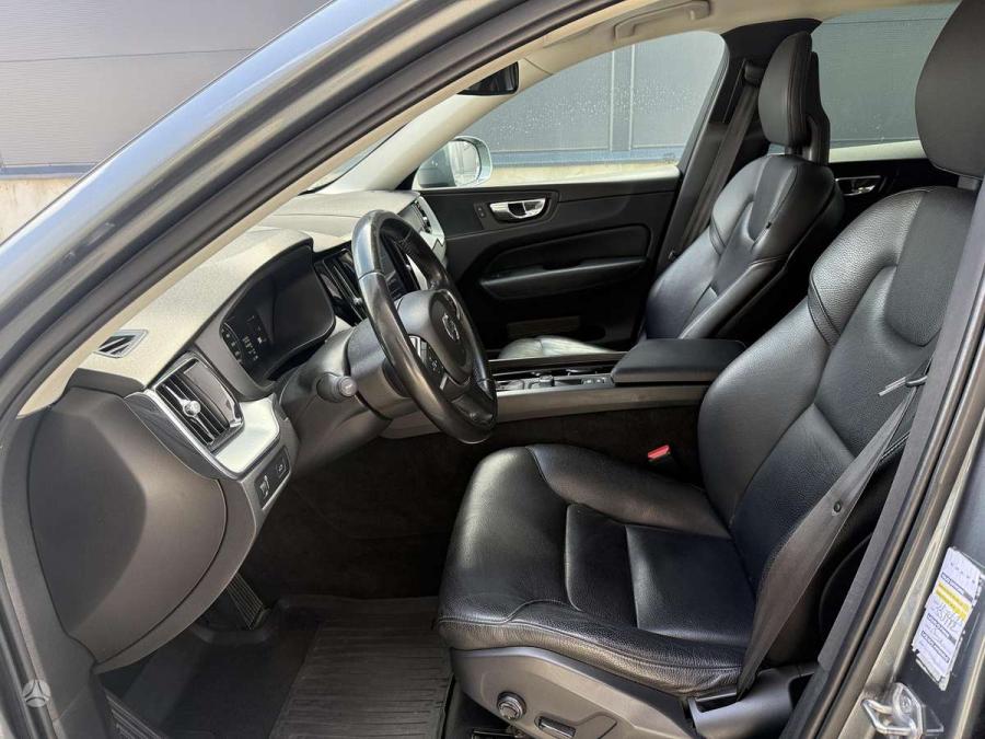 Pelēks Volvo XC60 2018 Šauļi, ar dzinēja tilpumu 1.97 L un nobraukumu 300 tūkst. km par 14900 €, foto 14 vietnē AUTOMOTO.COM.LV