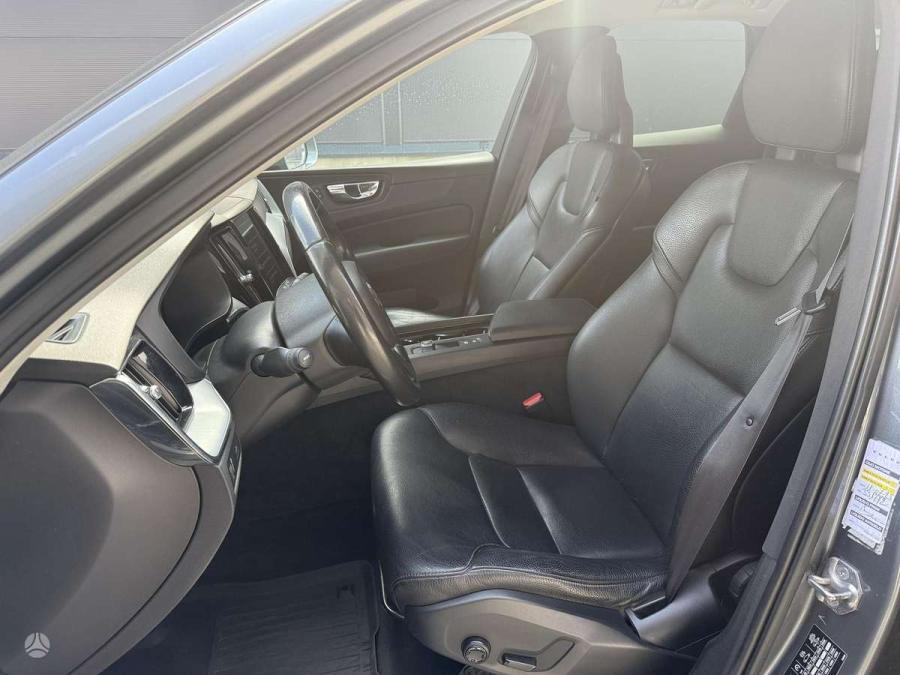 Pelēks Volvo XC60 2018 Šauļi, ar dzinēja tilpumu 1.97 L un nobraukumu 300 tūkst. km par 14900 €, foto 15 vietnē AUTOMOTO.COM.LV