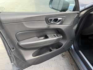 Pelēks Volvo XC60 2018 Šauļi, ar dzinēja tilpumu 1.97 L un nobraukumu 300 tūkst. km par 14900 €, foto 19 vietnē AUTOMOTO.COM.LV
